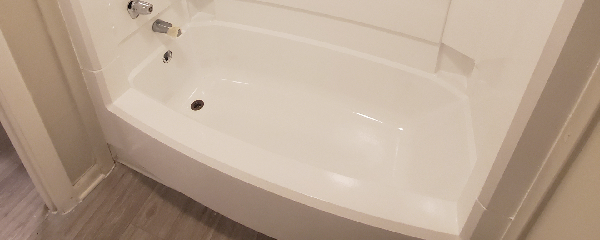 Bathtub & Shower Resurfacing - Front Range